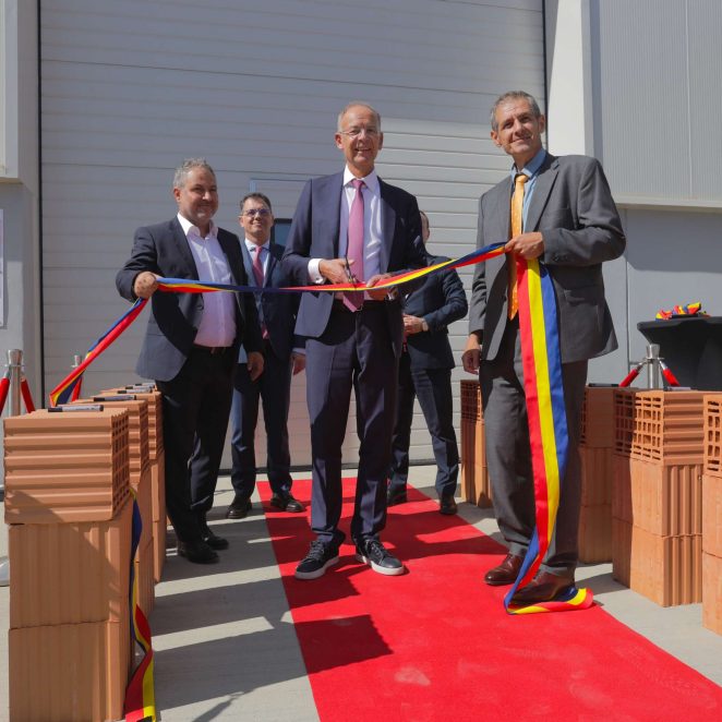 Redeschiderea fabricii de cărămidă din comuna Berca